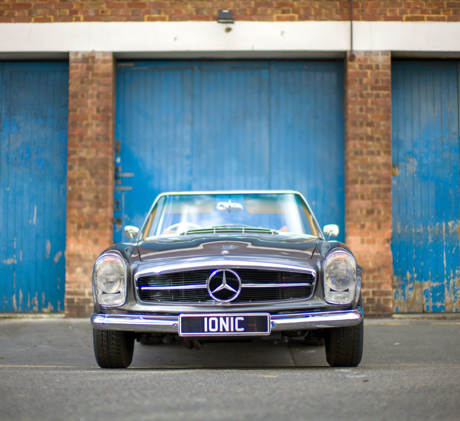 ionic classic cars recreated to electric cars with zero emissions