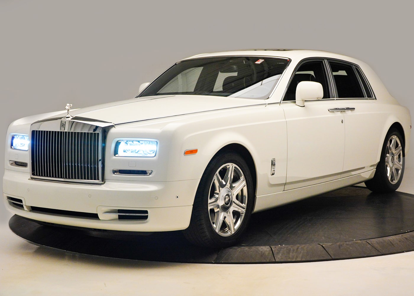 HIRE ROLLS ROYCE PHANTOM UK | LOWEST PRICES GUARANTEED | LARGEST FLEET