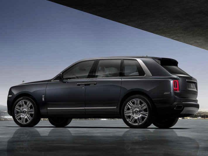 ROLLS ROYCE CULLINAN CHAUFFEUR HIRE IN ATHENS