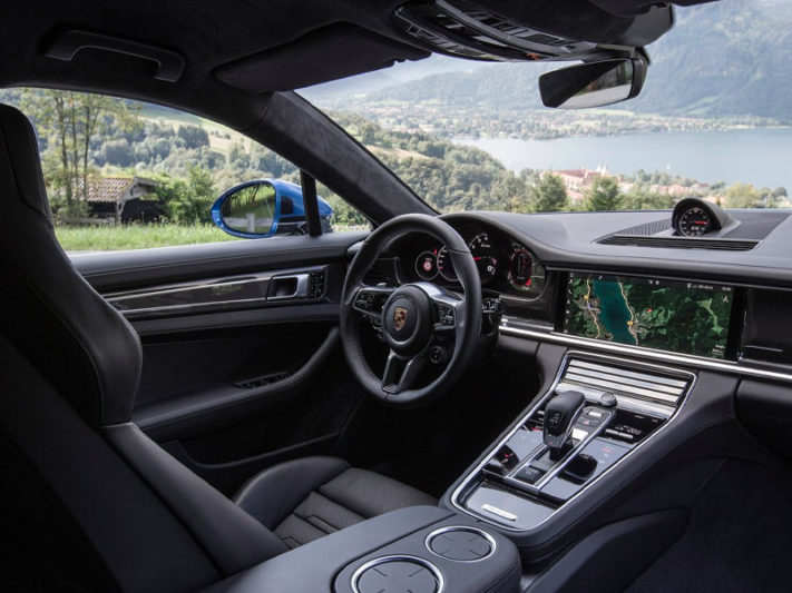HIRE PORSCHE PANAMERA - IN ROME
