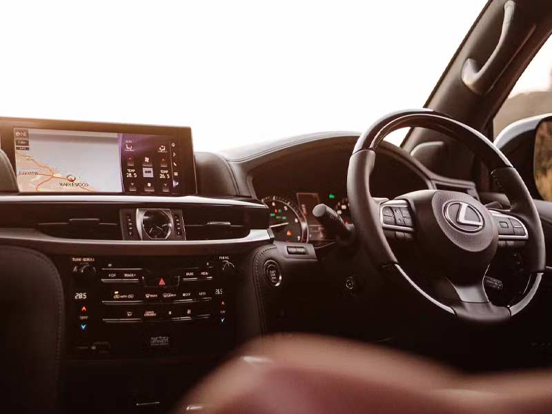 LEXUS 570 CHAUFFEUR HIRE IN MARRAKESH