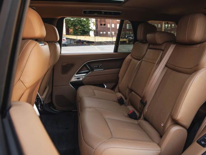 RANGE ROVER LWB CHAUFFEUR HIRE IN MUSCAT