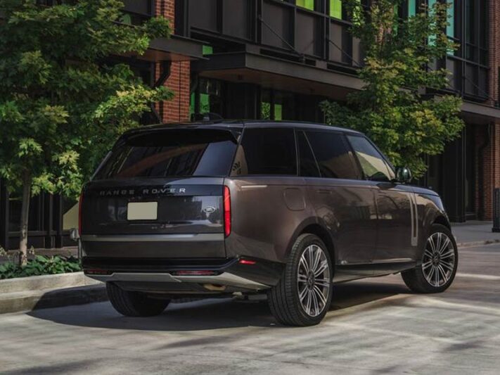 RANGE ROVER LWB CHAUFFEUR HIRE IN MUSCAT