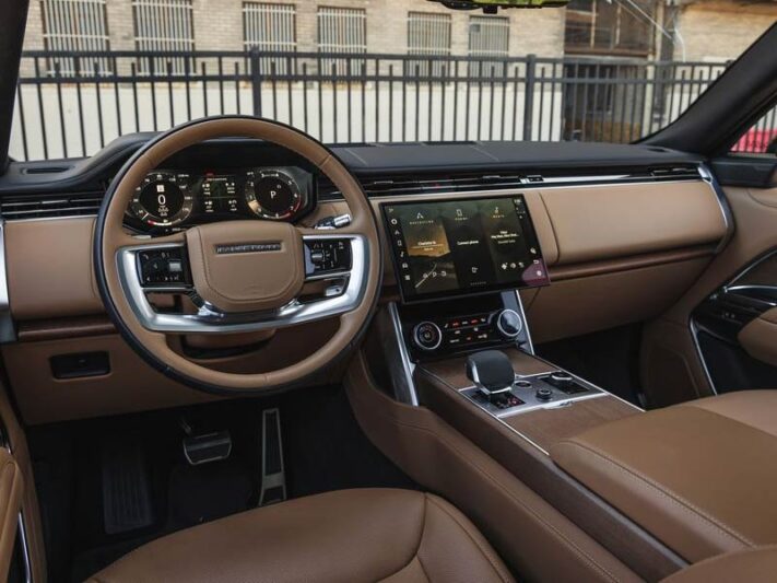 RANGE ROVER LWB CHAUFFEUR HIRE IN MUSCAT